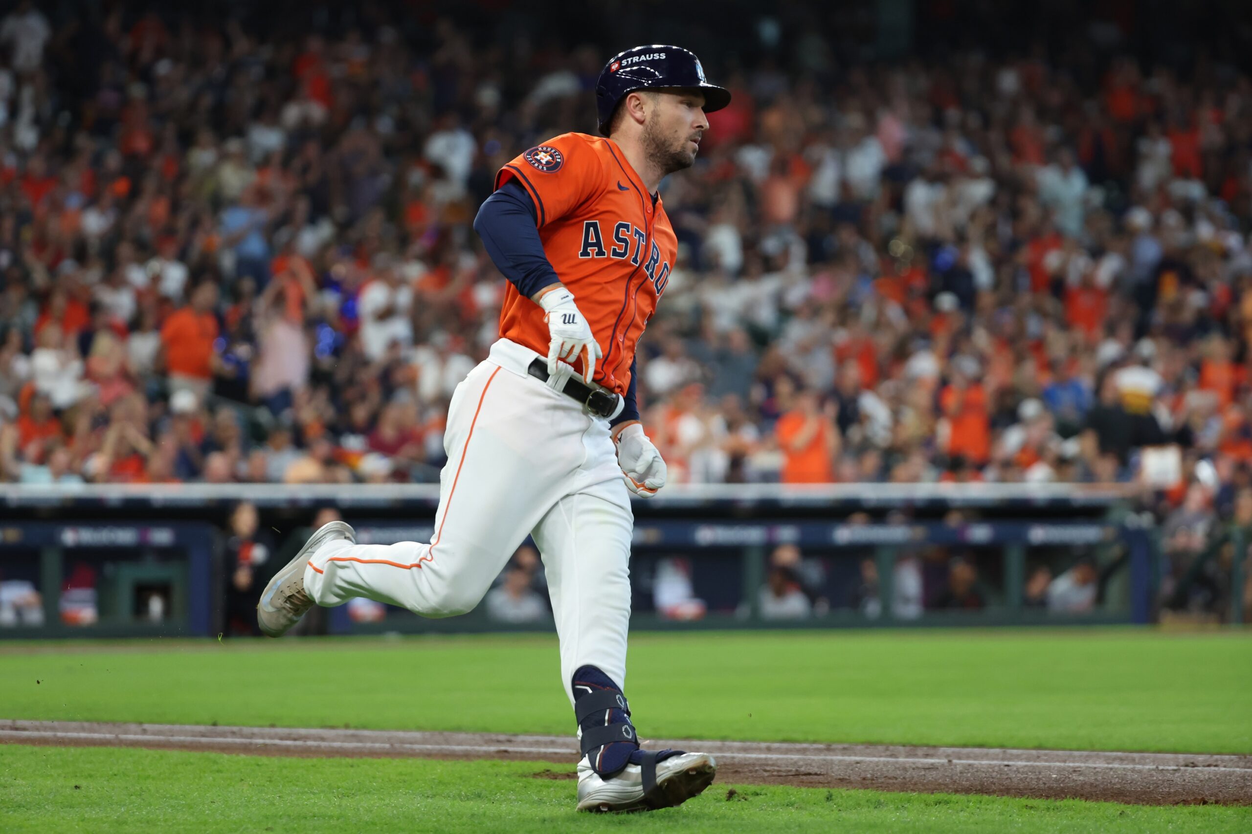MLB Rumors: Angels In 'Decent Position' To Sign One Of Pete Alonso ...